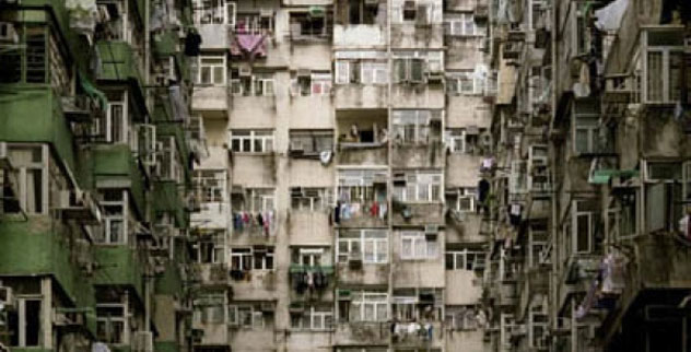 10 Unusual Things People Built Homes From - Listverse