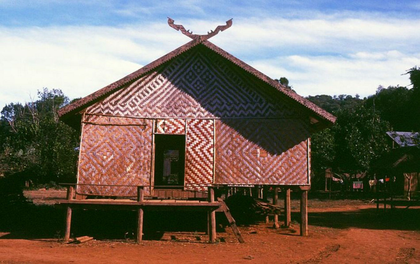 10 Crazy Courtship Rituals Around The World - Listverse