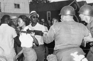 10 Amazing Acts Of Defiance Throughout History - Listverse