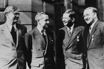 10 Paranoiacs Who Were Right In The End - Listverse