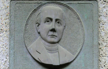 10 Incredible Acts Of Bravery In The Name Of Pacifism - Listverse