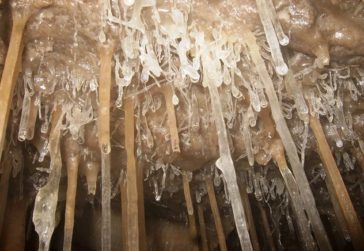 10 Astonishing Cave Formations - Listverse