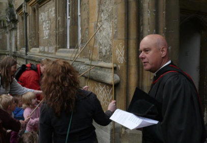 Top 10 Bizarre British Ceremonies - Listverse