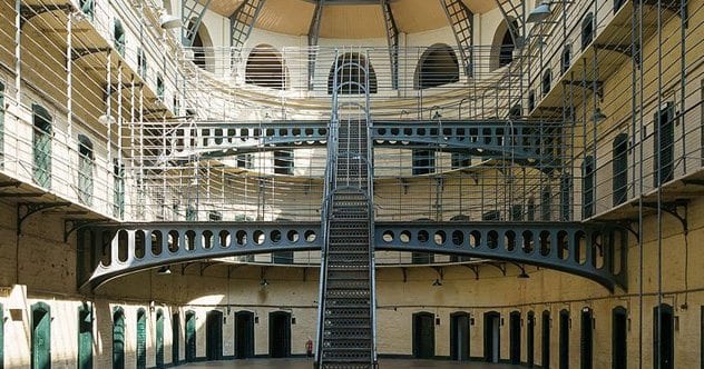 10 Of The Greatest Historical Prisons - Listverse