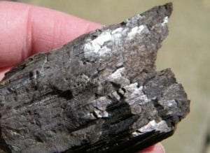 Top 10 Rocks That Stink - Listverse