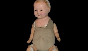 Top 10 Eerie Tales About Creepy Dolls - Listverse