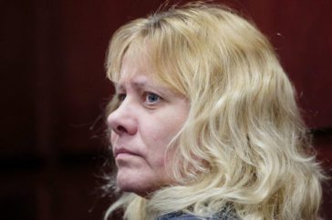 10 Bank Employees Who Stole From Their Customers - Listverse