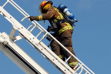10 Firefighters Who Are Seriously Badass - Listverse