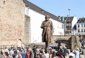 Top 10 Controversial Statues Around The World - Listverse