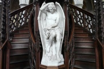 Top 10 Controversial Statues Around The World - Listverse