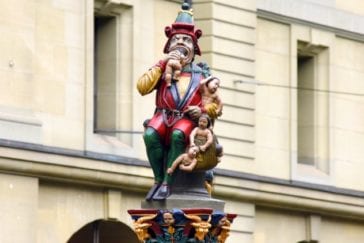 10 Strange But Wonderful Monuments From Around The World - Listverse