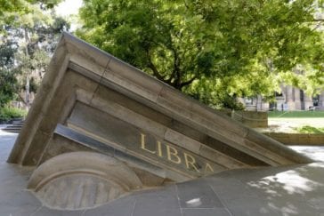 10 Strange But Wonderful Monuments From Around The World - Listverse