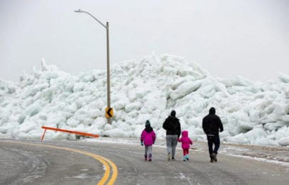 Top 10 Unusual Shoreline Finds - Listverse