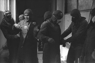 10 Haunting Images Of The Chernobyl Disaster And Their Backstories ...