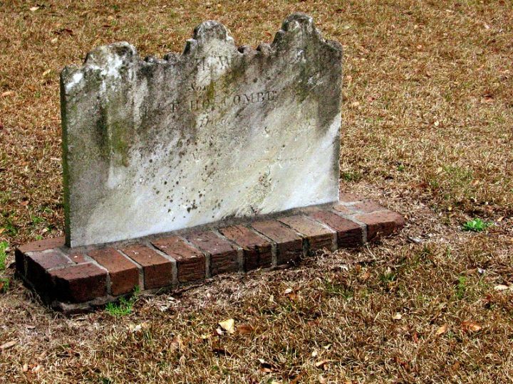 Top 10 Strange Facts About The Circleville Writer - Listverse