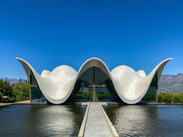 Top 10 Stunning Images Of Beautiful Modern Buildings - Listverse