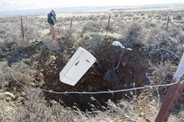 10 Unbelievable Facts About Mel's Hole - Listverse