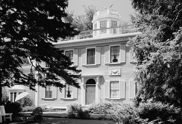 The Crazy Stories Behind 10 Legendary Spite Houses - Listverse